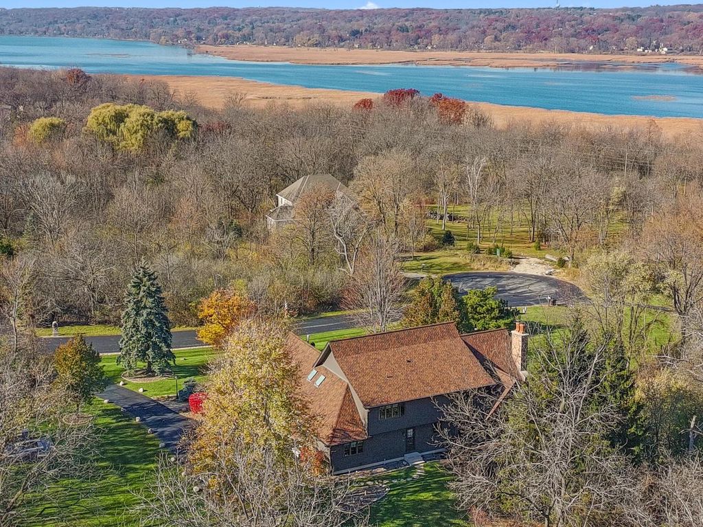 3026 North Lake Forest CIRCLE, Lake Geneva, WI 53147 | MLS# 1947847 ...