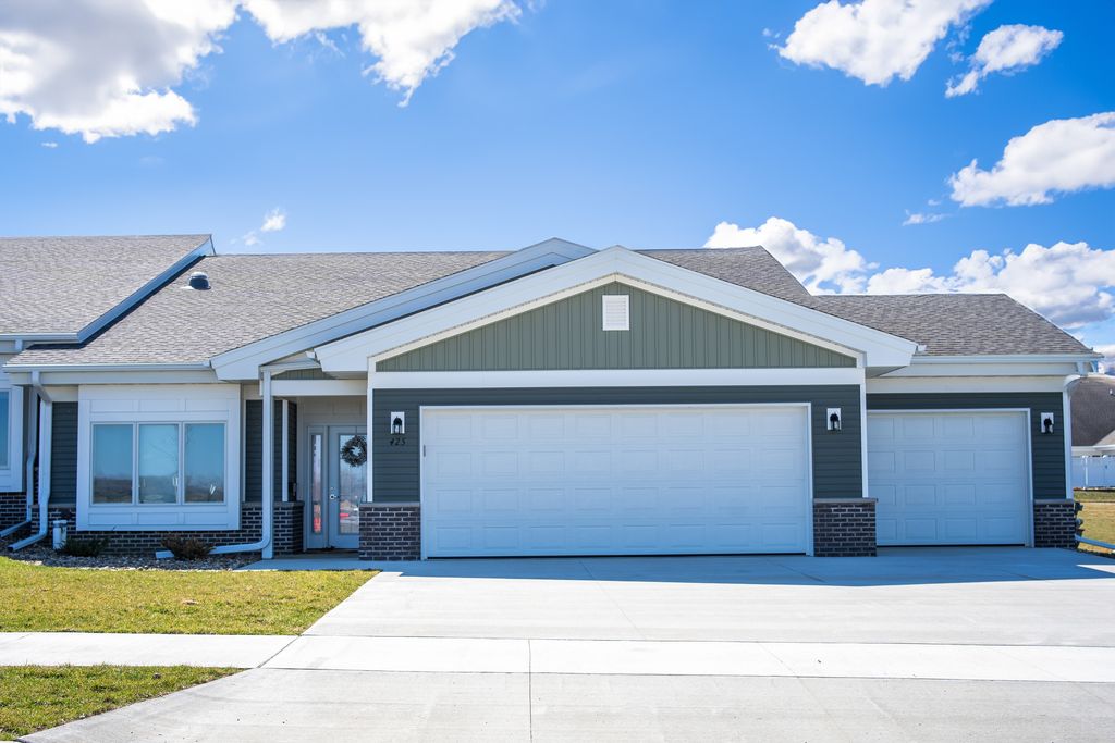 4 - 55+ Western Home Villas - Cedar Falls, IA | Trulia