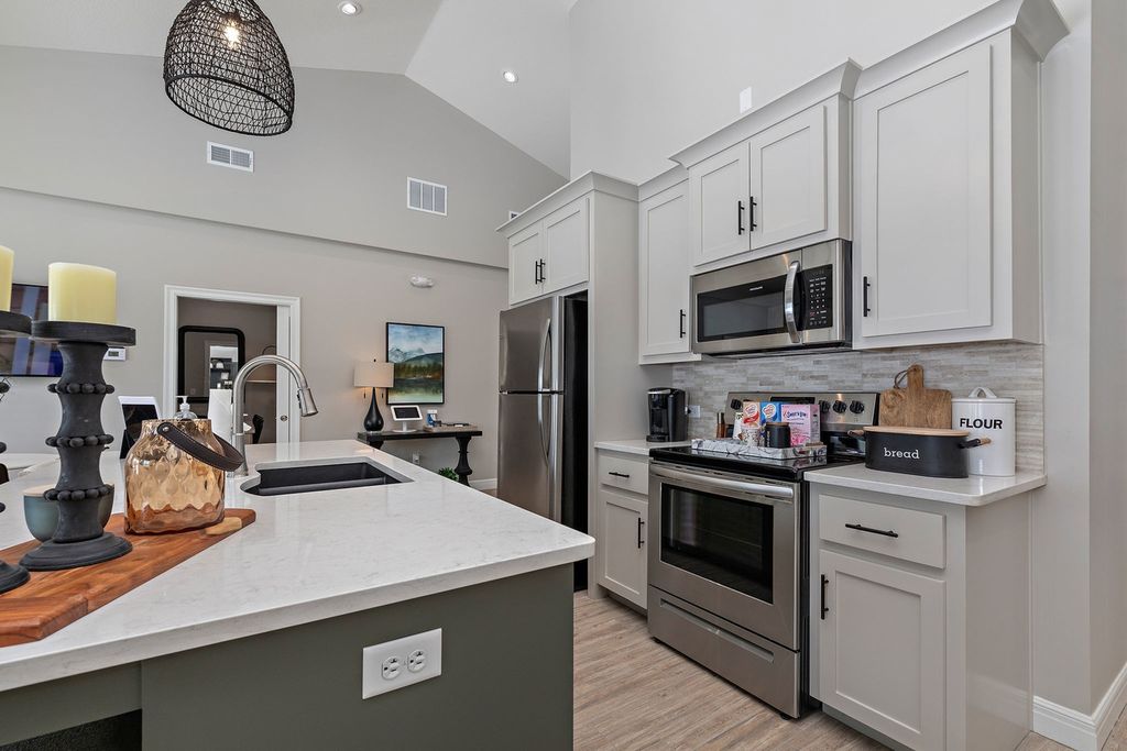 7901 SW 7th Hwy #224, Blue Springs, MO 64014 - See Est. Value, Schools ...