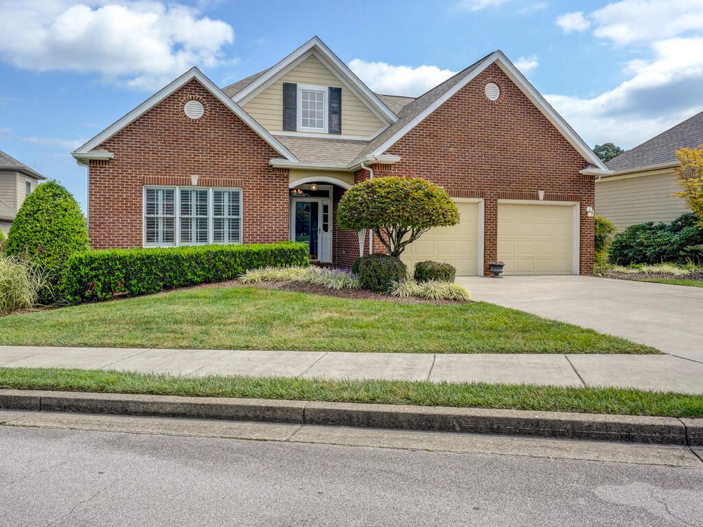 1038 Hunters Lake Dr, Johnson City, TN 37604 - See Est. Value, Schools ...