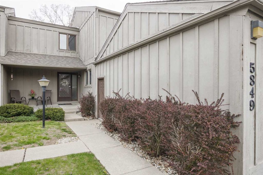 5849 N Old Hickory Ln, Peoria, IL 61615 - See Est. Value, Schools & More