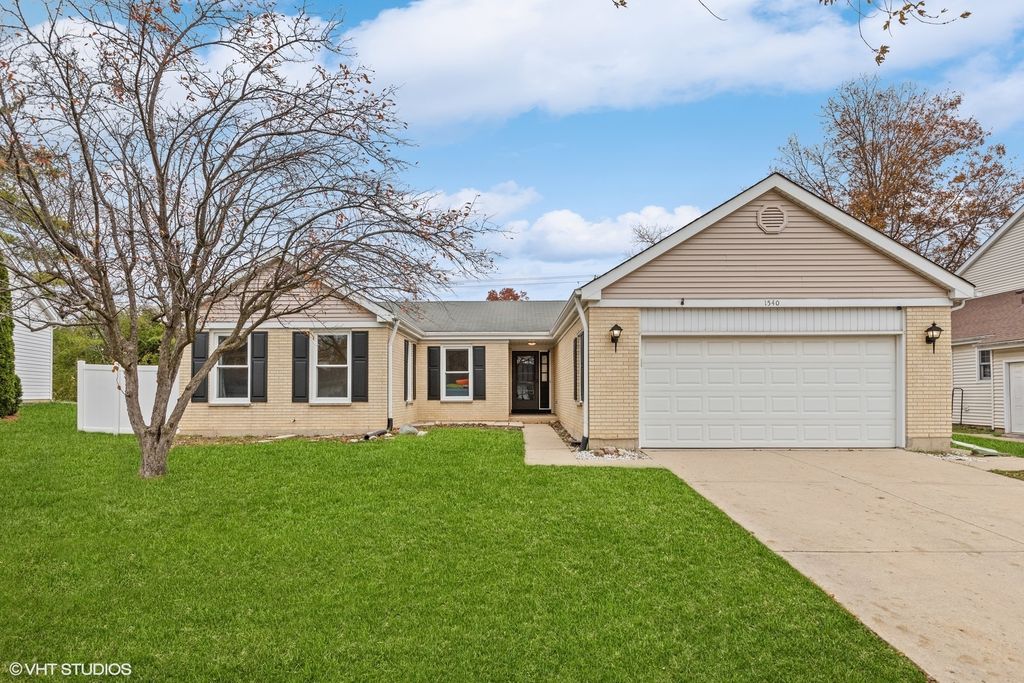 1540 Camelot Ln, Hoffman Estates, IL 60010 - See Est. Value, Schools & More