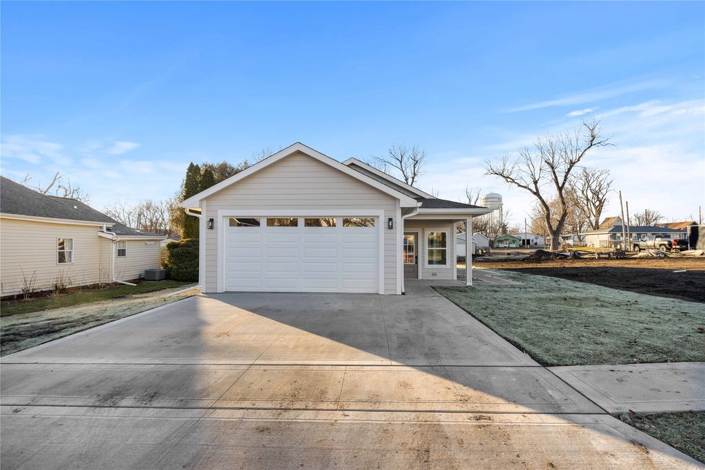 210 N Union St, Madrid, IA 50156 | MLS# 732579 - Trulia | Trulia