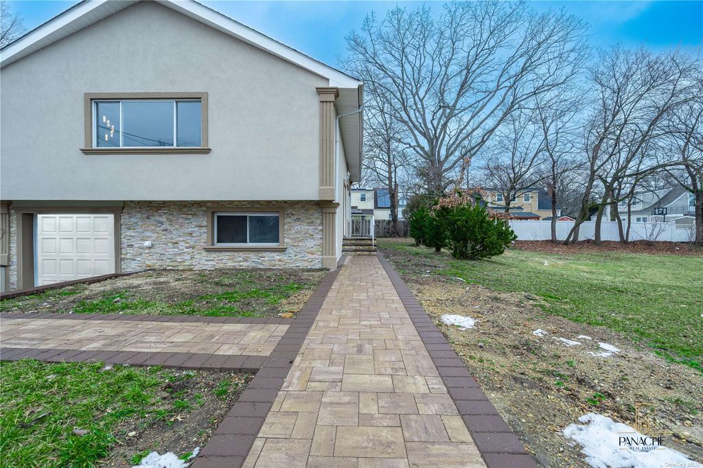 585 Cross Street, Westbury, NY 11590 - See Est. Value, Schools & More