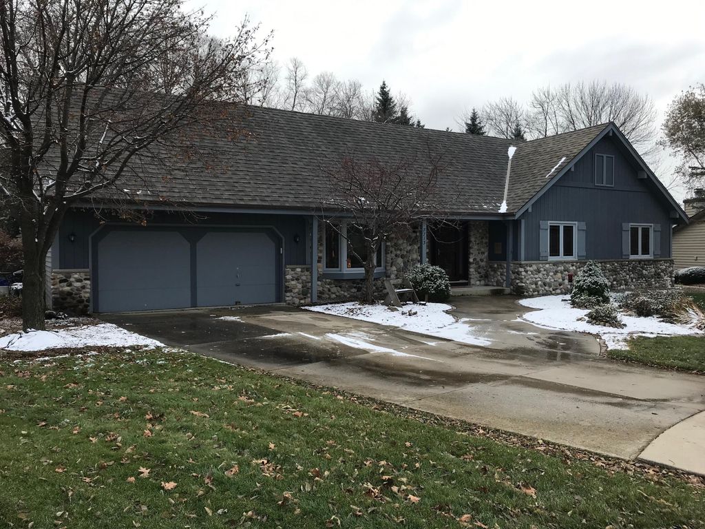 7713 W Winston Way, Franklin, WI 53132 - See Est. Value, Schools & More