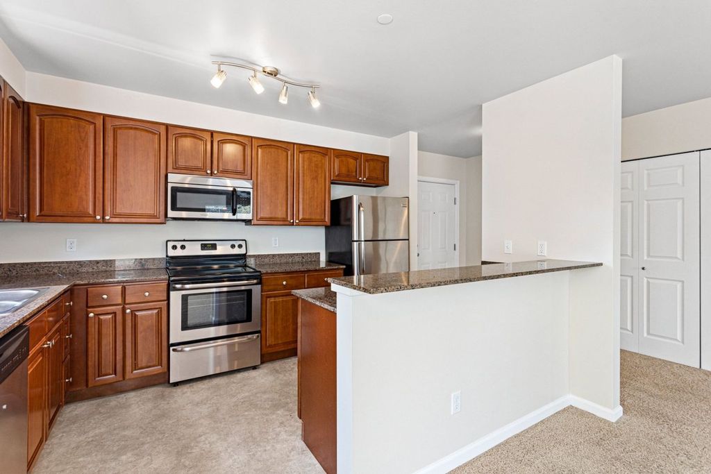 11615 91st Ln NE #10, Kirkland, WA 98034 - See Est. Value, Schools & More