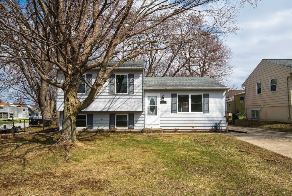 2421 Eastlawn Pkwy, Erie, PA 16510 - See Est. Value, Schools & More