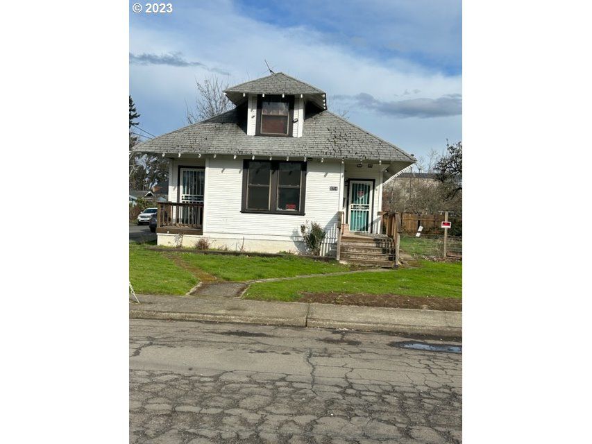5714 SE 88th Ave, Portland, OR 97266 - See Est. Value, Schools & More