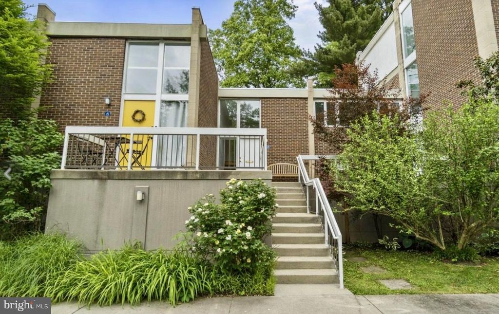 11527 Hickory Cluster, Reston, VA 20190 - See Est. Value, Schools & More