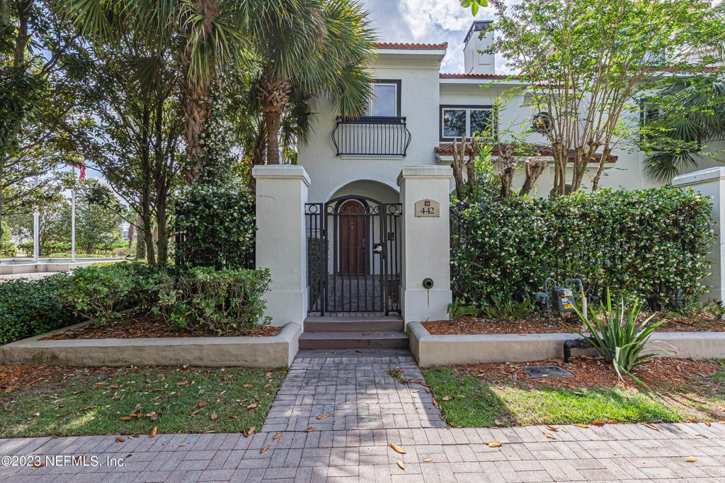 442 E BAY Street, Jacksonville, FL 32202 - See Est. Value, Schools & More