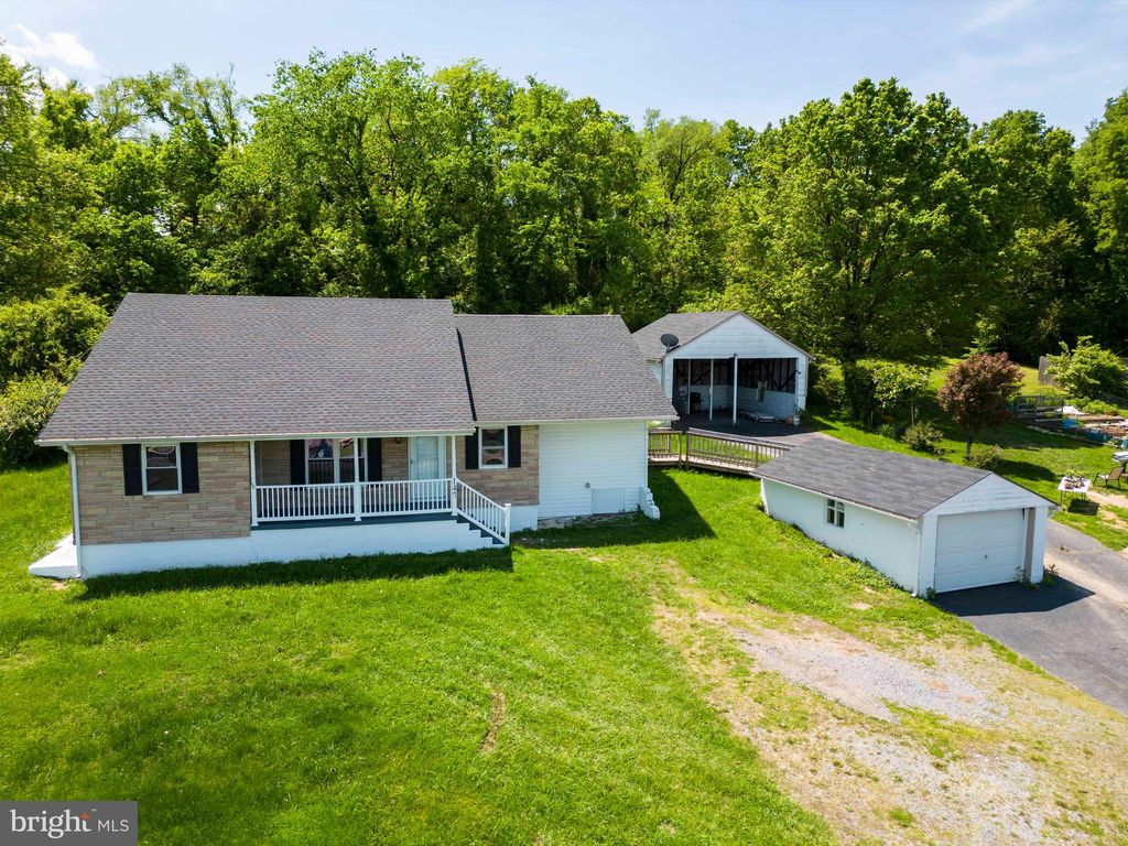 147 W Duck St, Front Royal, VA 22630 - See Est. Value, Schools & More