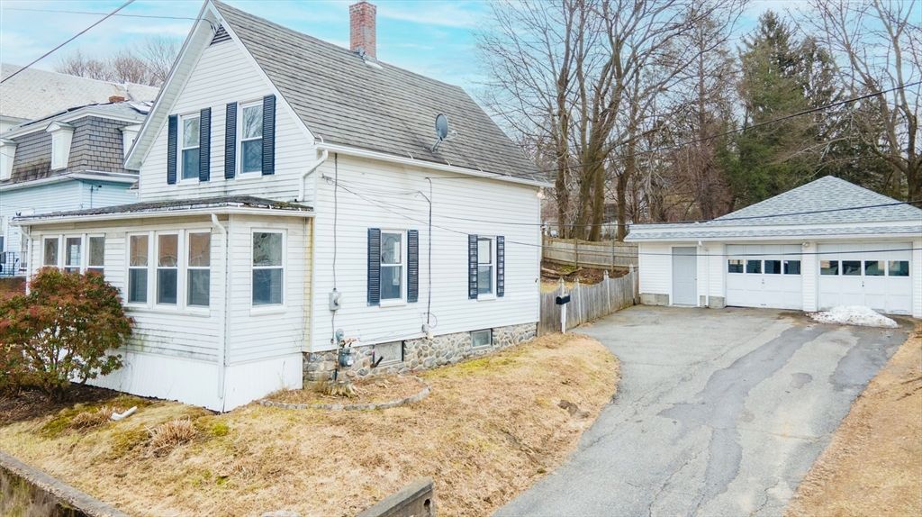 11 Pleasant St, Clinton, MA 01510 - See Est. Value, Schools & More