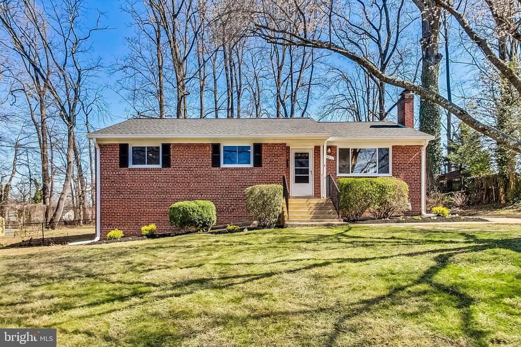 5811 Atteentee Rd, Springfield, VA 22150 - See Est. Value, Schools & More