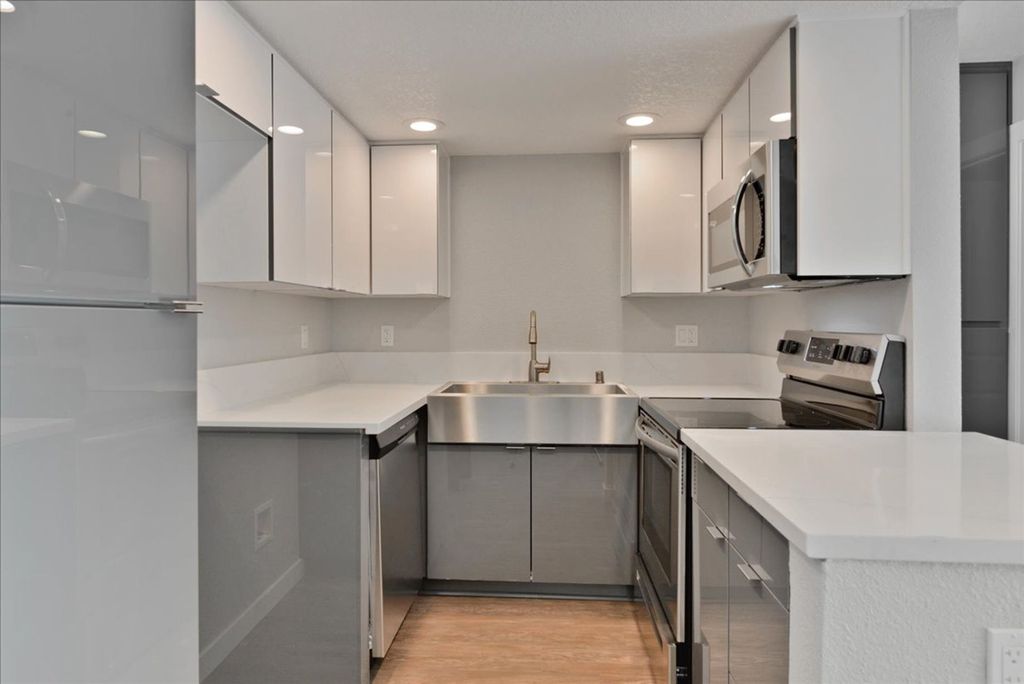 3900 Fir Tree Dr #2J, Riverside, CA 92505 - See Est. Value, Schools & More