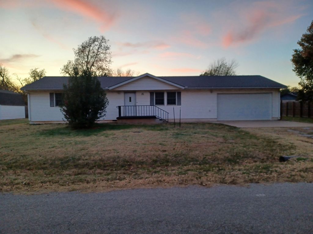 501 Apache St, Garber, OK 73738 - See Est. Value, Schools & More