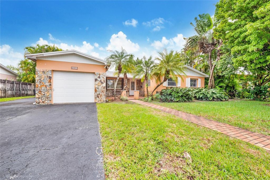 5921 SW 95th Ct, Miami, FL 33173 | Trulia