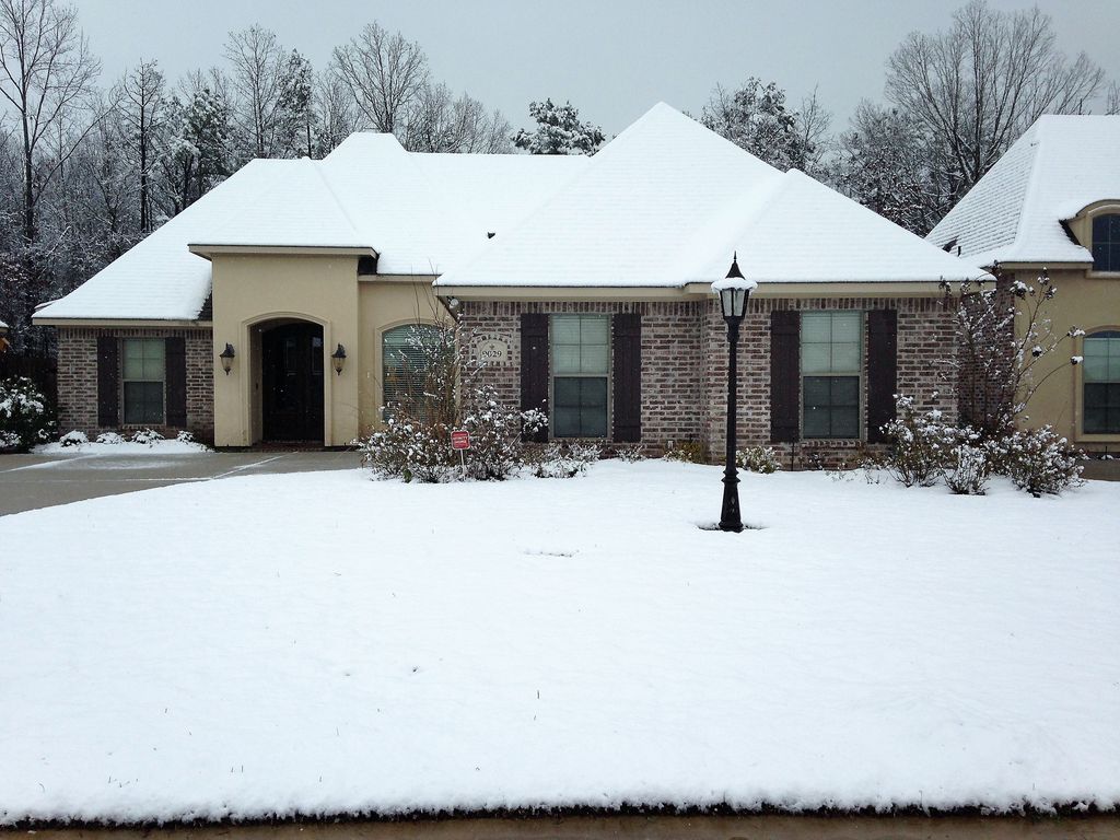 9029 Mitcham St, Shreveport, LA 71106 - See Est. Value, Schools & More