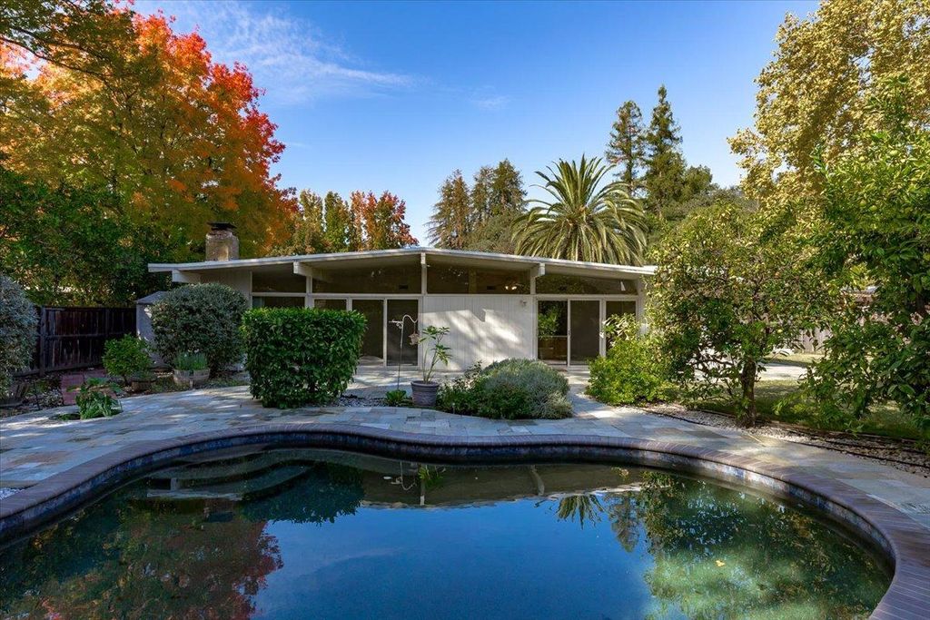 2108 Hamlet Pl, Carmichael, CA 95608 - See Est. Value, Schools & More