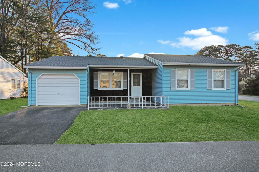 52 Chelsea Drive, Whiting, NJ 08759 - See Est. Value, Schools & More