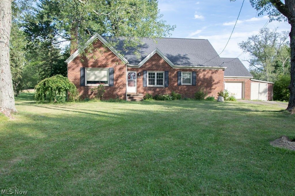 6240 Columbus Rd NE, Louisville, OH 44641 - See Est. Value, Schools & More