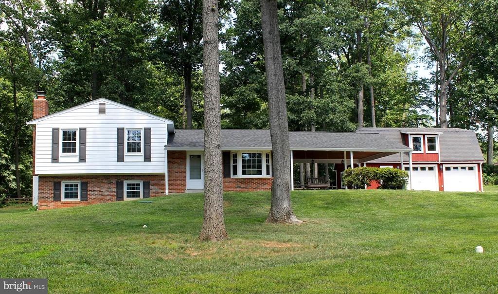 11396 Canary Dr, Ijamsville, MD 21754 - See Est. Value, Schools & More