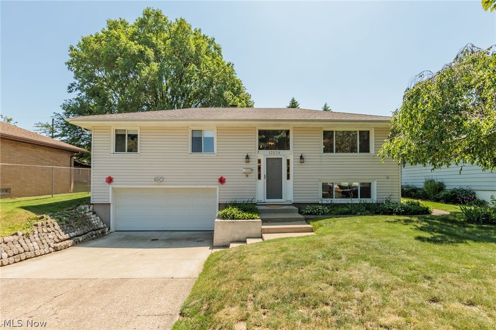 13539 Crestway Dr, Brookpark, OH 44142 - See Est. Value, Schools & More