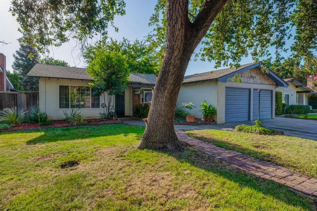 1454 S Reed Ave, Reedley, CA 93654 - See Est. Value, Schools & More