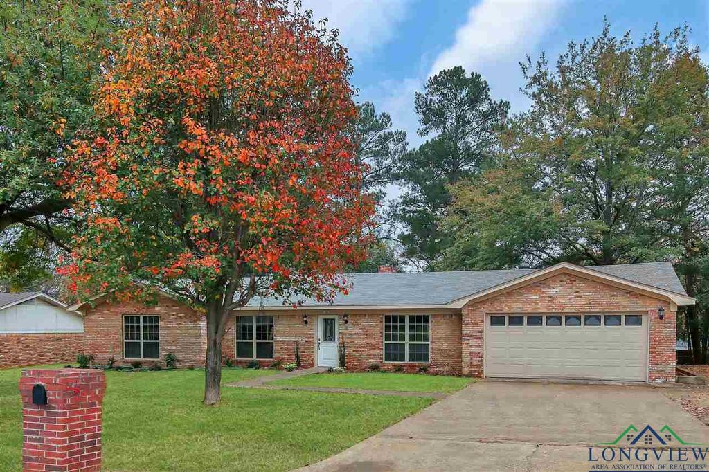 108 Crystal Dr, Longview, TX 75604 - See Est. Value, Schools & More