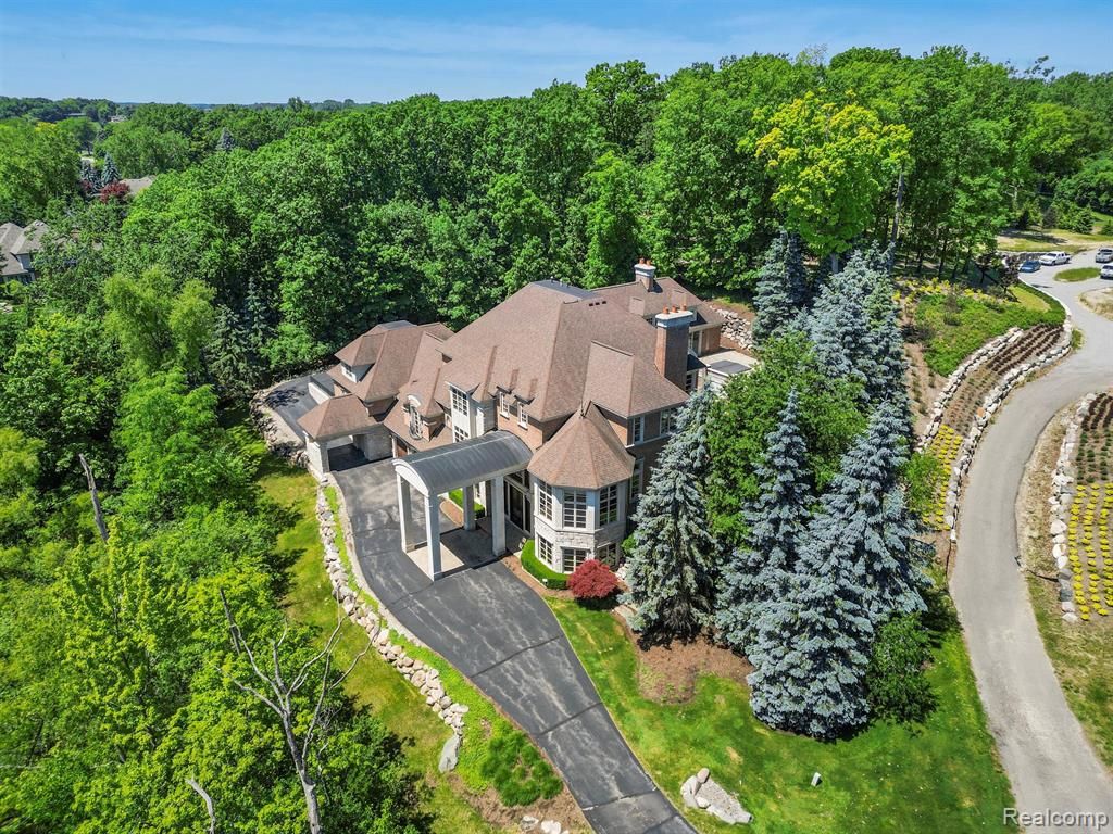 2759 Turtle Ridge Dr, Bloomfield Hills, MI 48302 | MLS# 20240038791 ...
