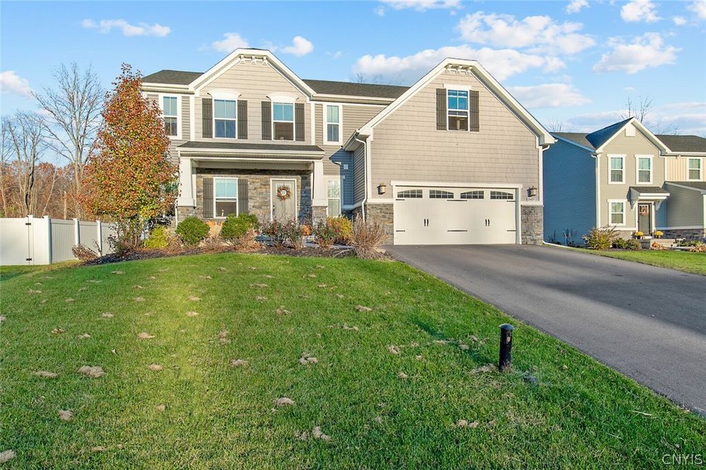 8489 Melo Cir, Clay, NY 13041 - See Est. Value, Schools & More