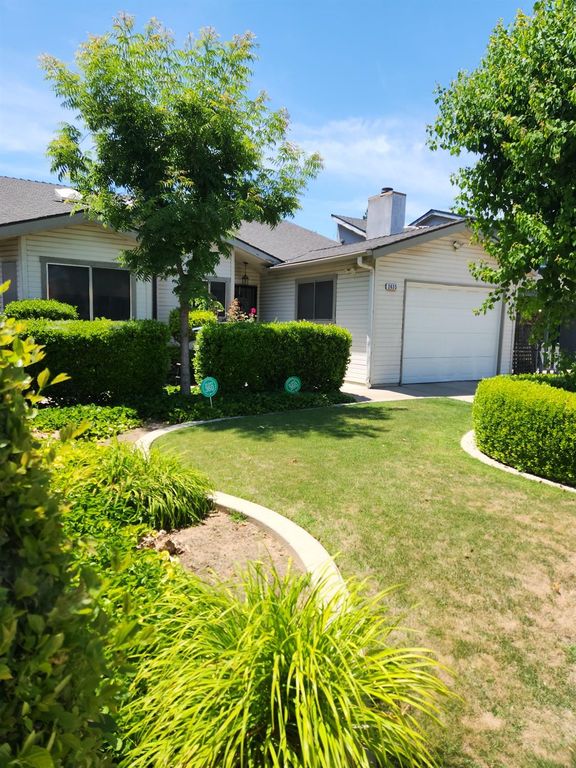 2635 N Hanover Ave, Fresno, CA 93722 - See Est. Value, Schools & More