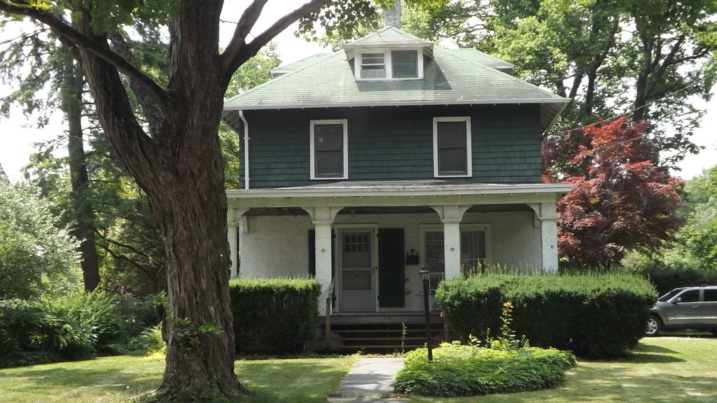 112 W High St, Milford, PA 18337 - See Est. Value, Schools & More