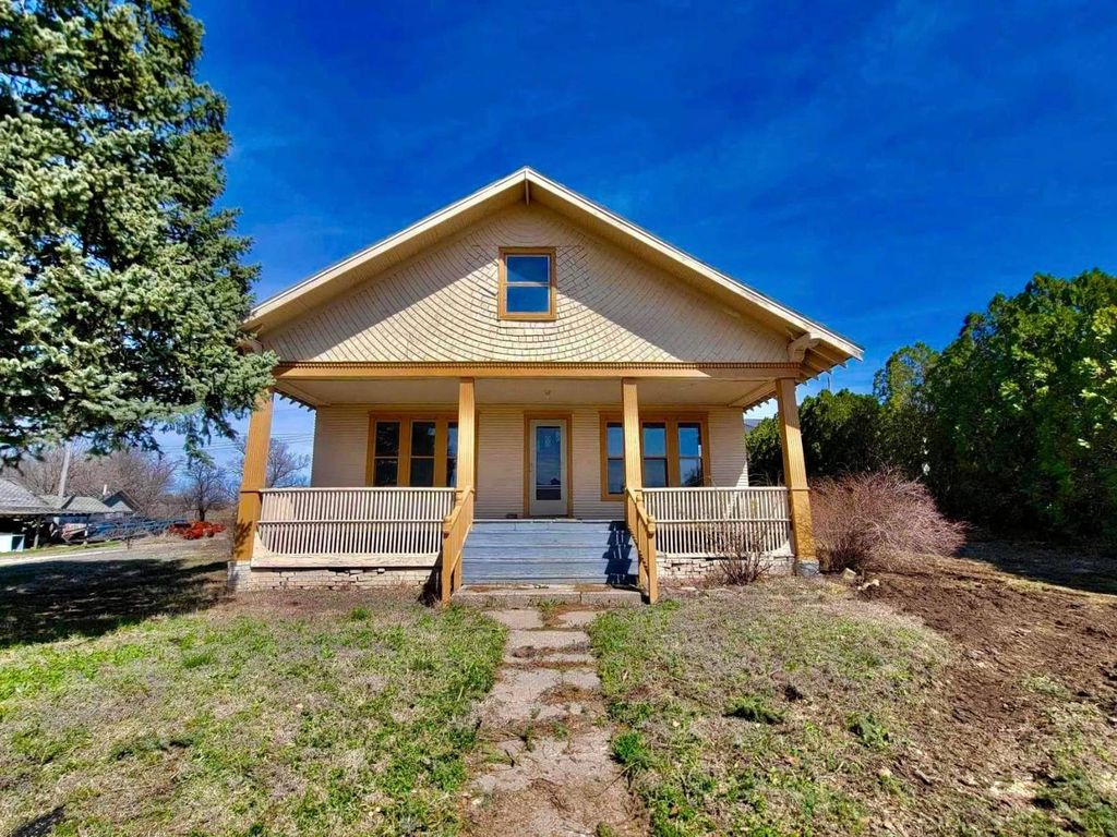 208 Main St, Gaylord, KS 67638 | MLS# 11267156 | Trulia