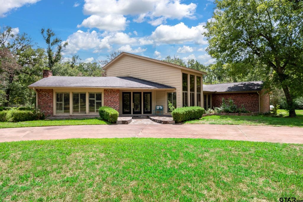 620 Creekwood St, Crockett, TX 75835 - See Est. Value, Schools & More