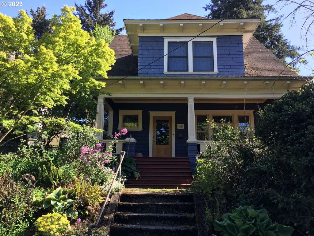 3724 SE Clinton St, Portland, OR 97202 | MLS# 23637520 | Trulia