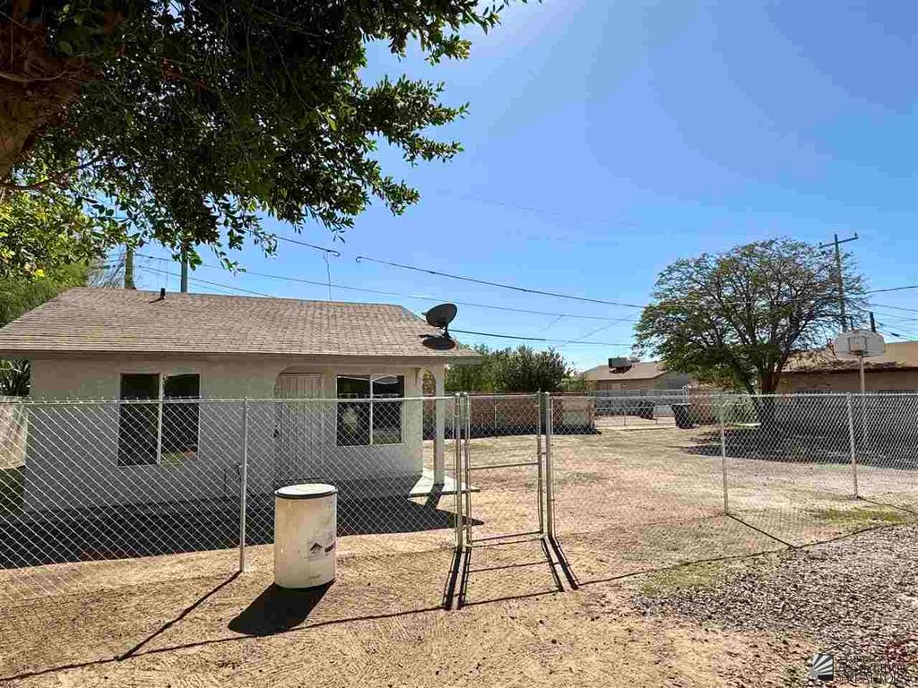 257 W George St, Somerton, AZ 85350 - See Est. Value, Schools & More