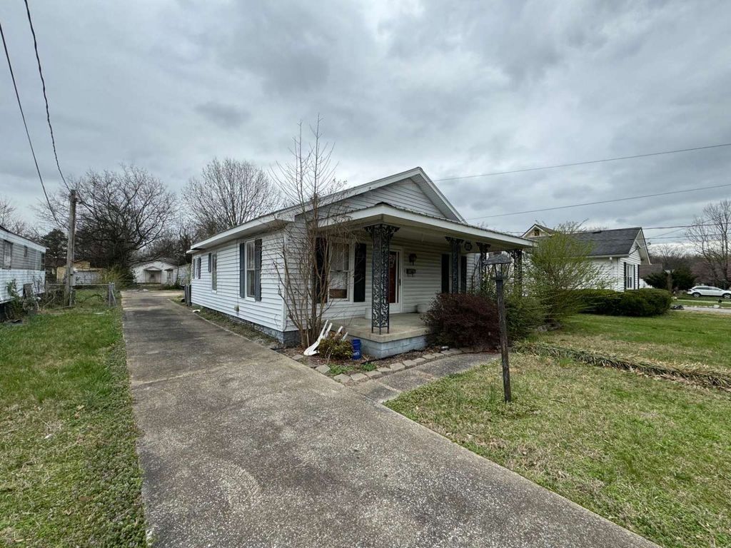 1105 Markham Ave, Paducah, KY 42003 | MLS# 2635470 | Trulia