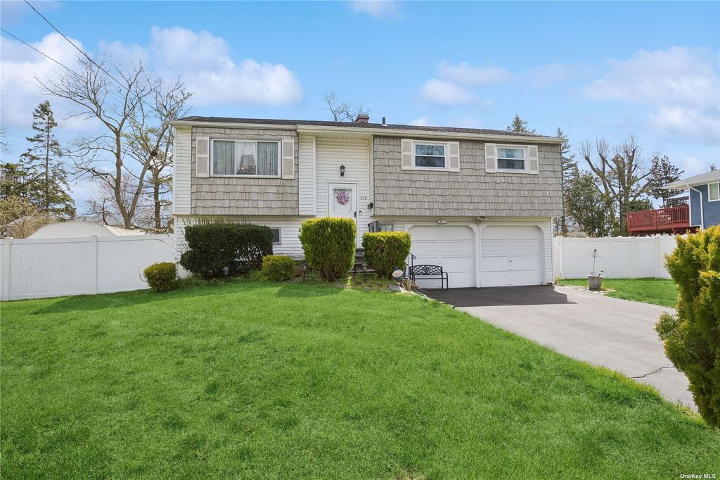 330 New Jersey Avenue, Bay Shore, NY 11706 - See Est. Value, Schools & More