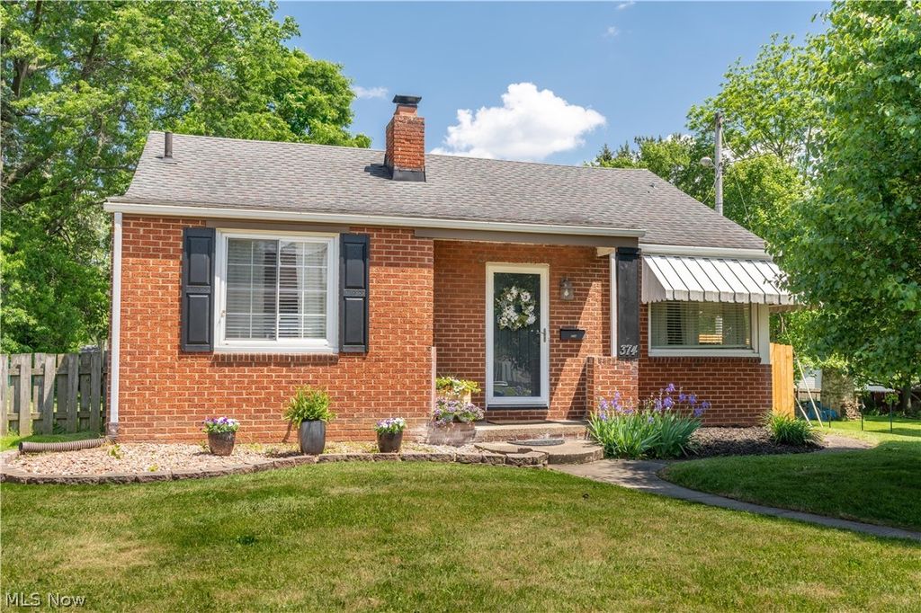 374 25th St SE, Massillon, OH 44646 - See Est. Value, Schools & More