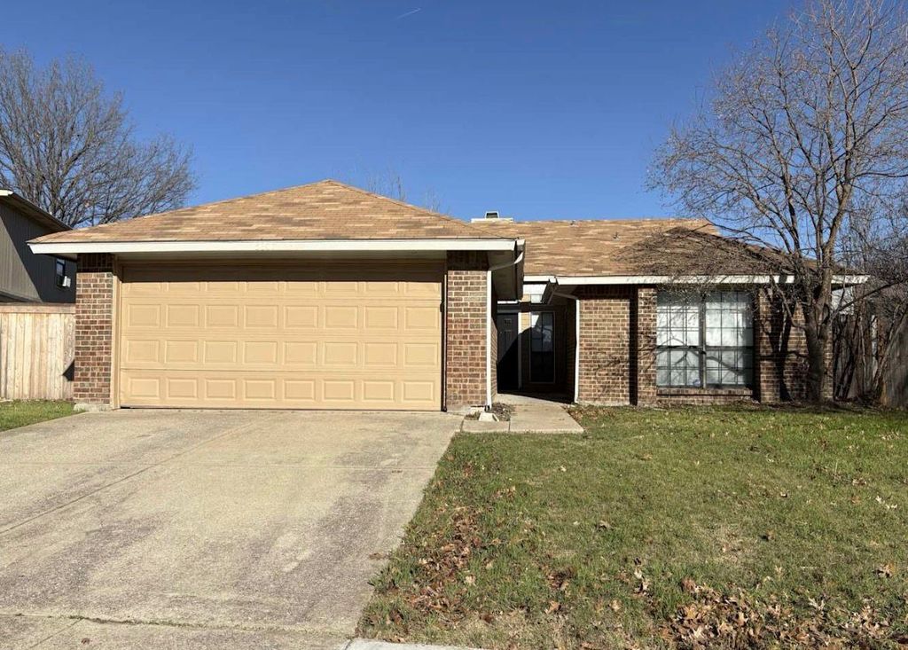 5351 Pocassett Dr, Arlington, TX 76018 - See Est. Value, Schools & More