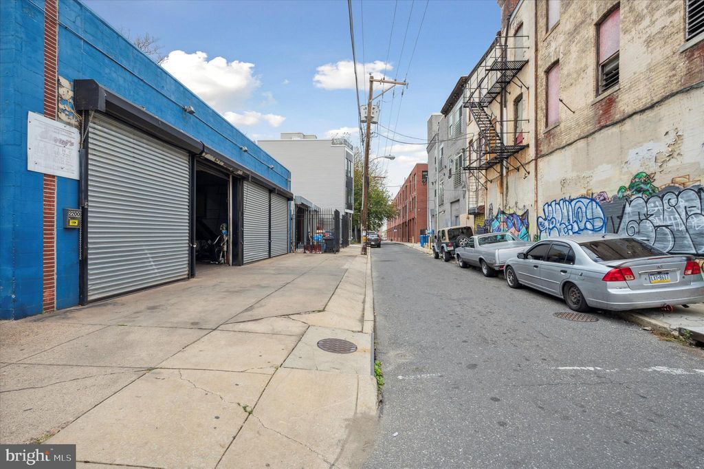 2200 Hope St, Philadelphia, PA 19133 | MLS# PAPH2296974 | Trulia