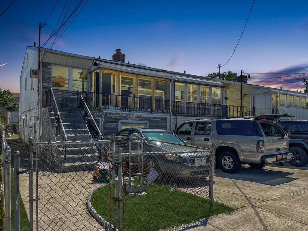 448 Beach 64th St, Far Rockaway, NY 11692 - See Est. Value, Schools & More