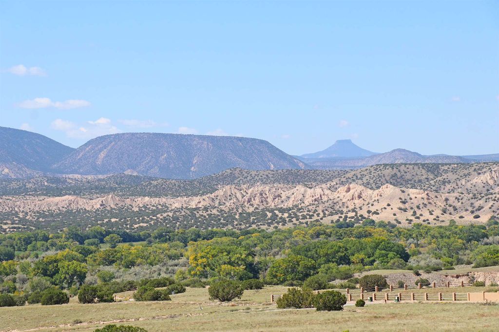 7 Vista De Pedernal, Medanales, NM 87548 - See Est. Value, Schools & More
