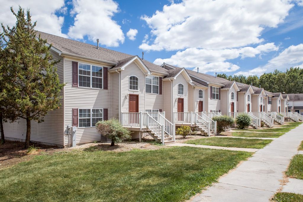 729 Fotis Drive - Dekalb, IL | Trulia