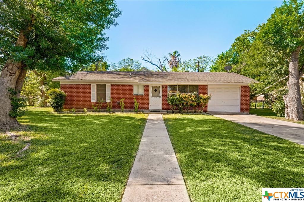 1319 Mockingbird Ln, Seguin, TX 78155 - See Est. Value, Schools & More