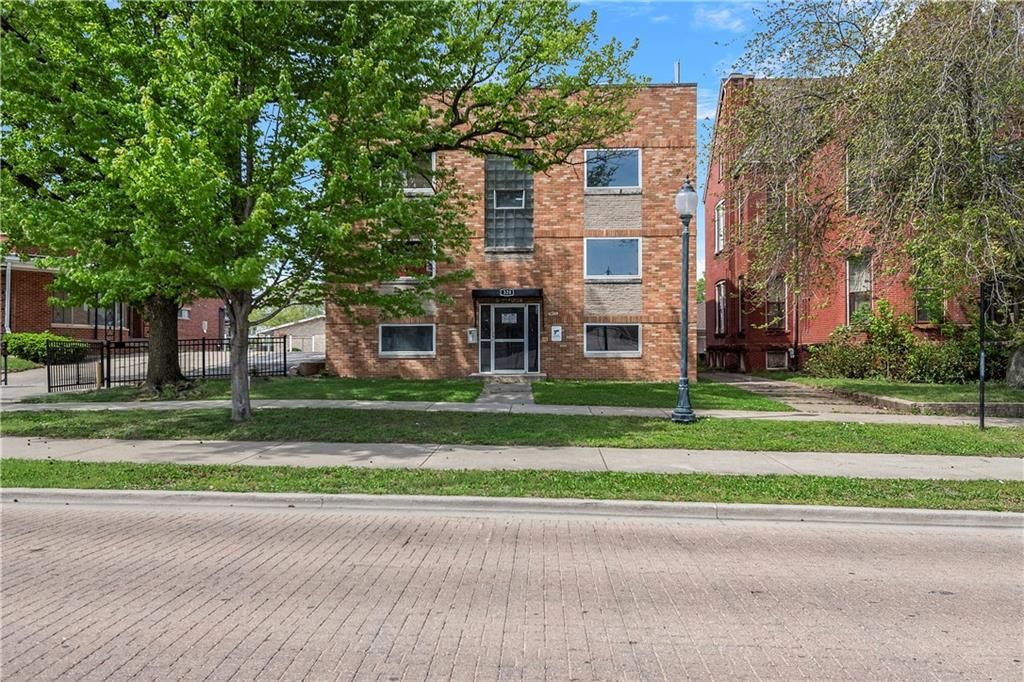 320 W Main St #1, Decatur, IL 62522 - See Est. Value, Schools & More