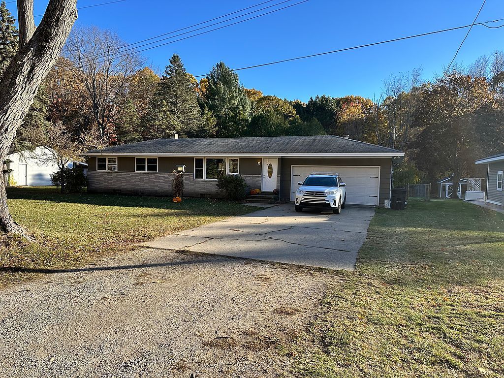 5279 Lakewood Rd, Whitehall, MI 49461 | Trulia