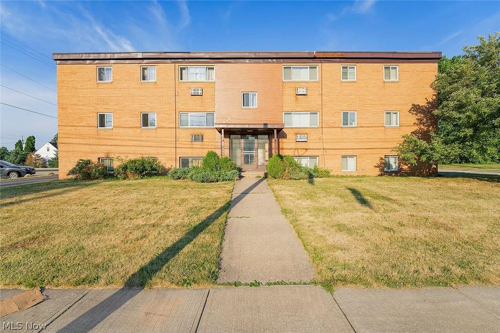 4655 Ridge Rd - Brooklyn, OH | Trulia