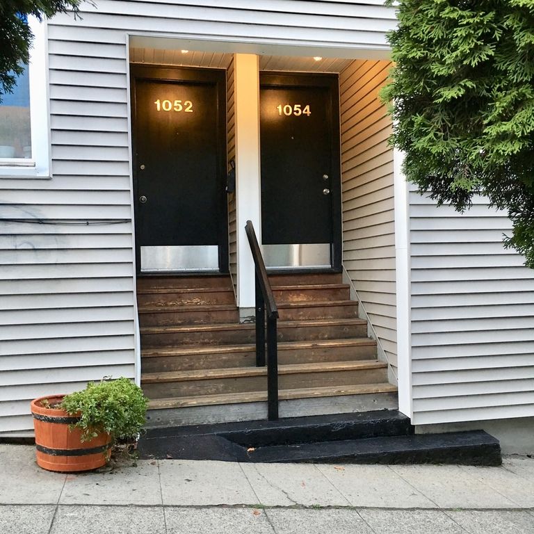 1050 N 36th St #18771276, Seattle, WA 98103 - See Est. Value, Schools ...