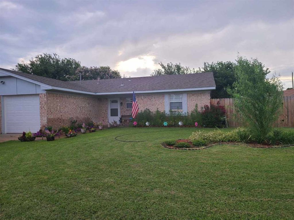1608 SE Jarman Ave, Lawton, OK 73501 | Trulia
